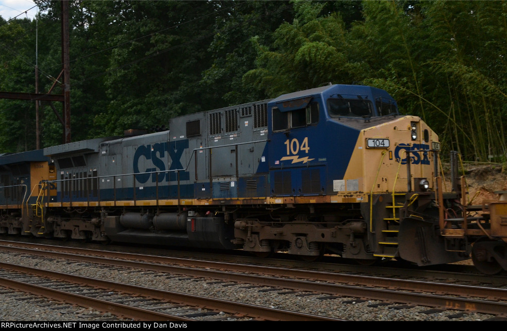CSX AC44CW 104 trails on L034-16